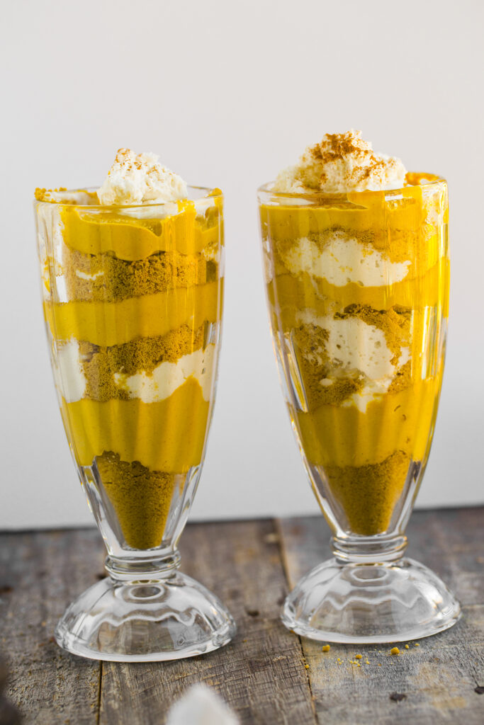 Vegan Pumpkin Pie Parfaits - HealthyHappyLife.com