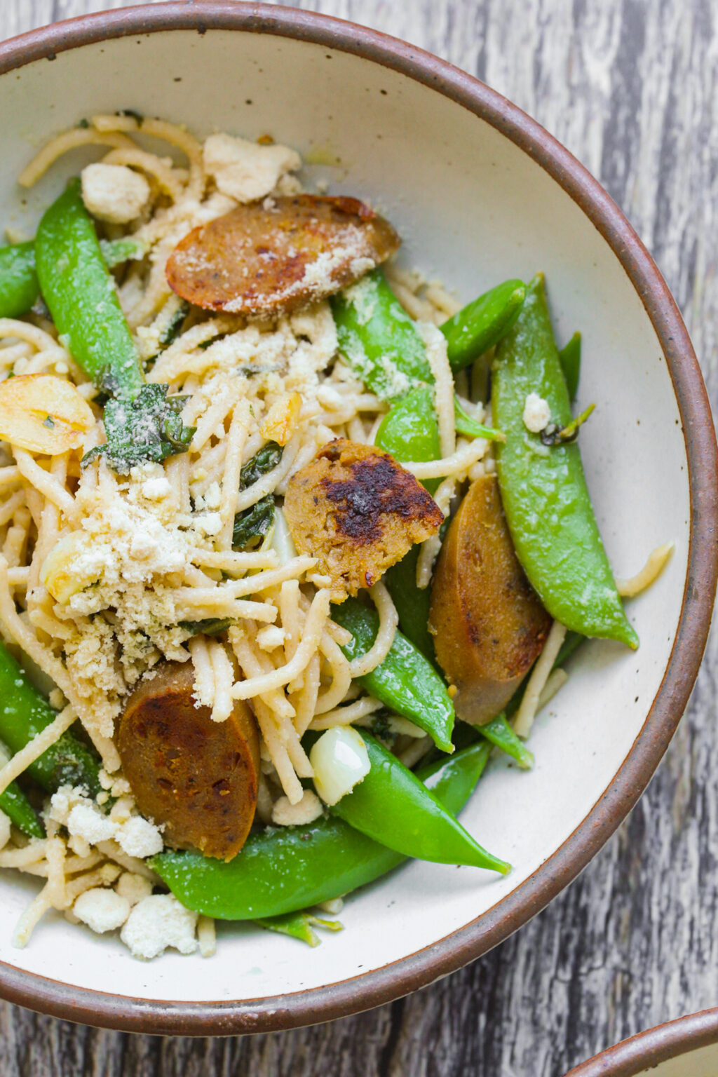 Lemon-Parmesan Garlic Snap Pea Pasta - HealthyHappyLife.com