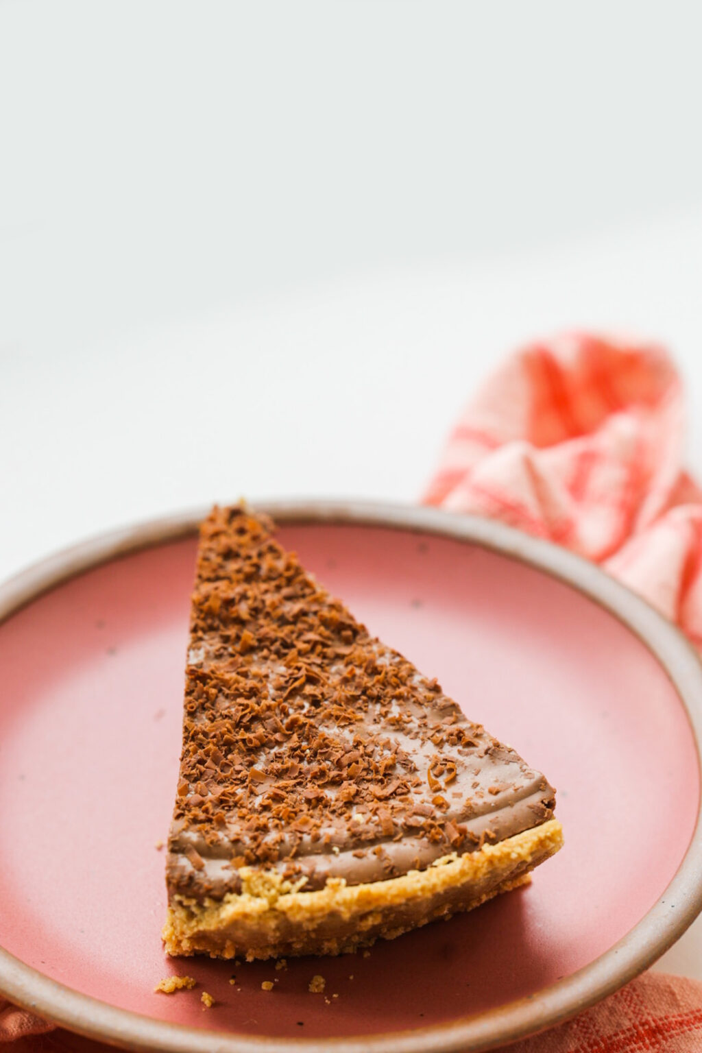 5 Ingredient Vegan Chocolate Pie - HealthyHappyLife.com