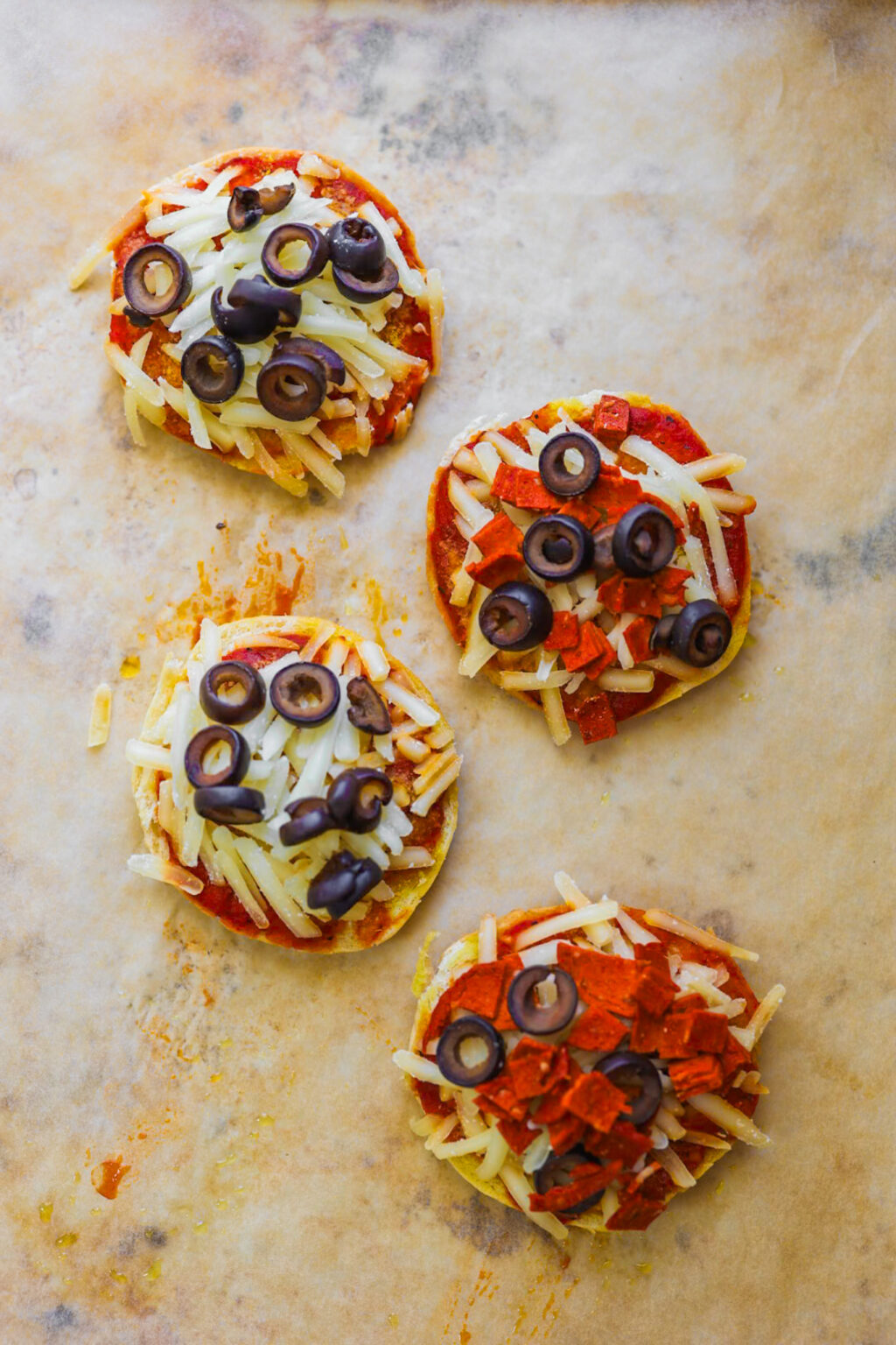 Easy English Muffin Pizzas for Kids (Vegan & Kid-Approved ...